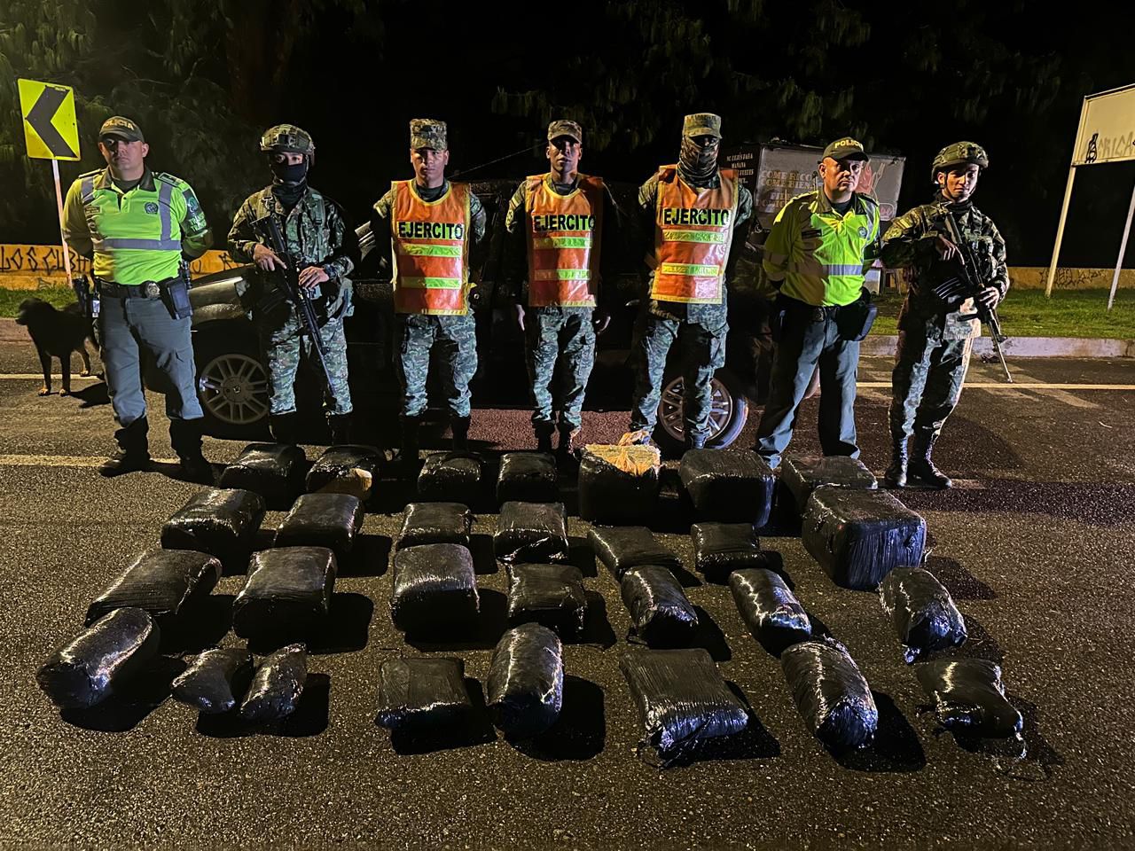 Casi 100 Kilogramos De Marihuana Fueron Incautados Por El Ejército